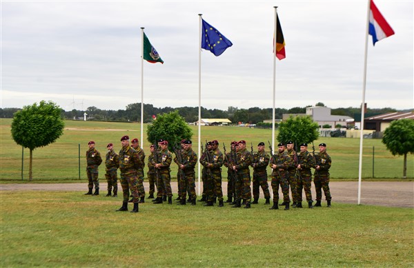 Kolonel Tom Bilo bevelhebber van Special Operations Regiment – Hola ...