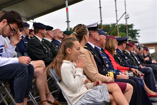 Kolonel Tom Bilo bevelhebber van Special Operations Regiment – Hola ...