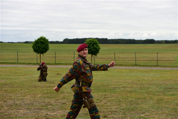 Kolonel Tom Bilo bevelhebber van Special Operations Regiment – Hola ...