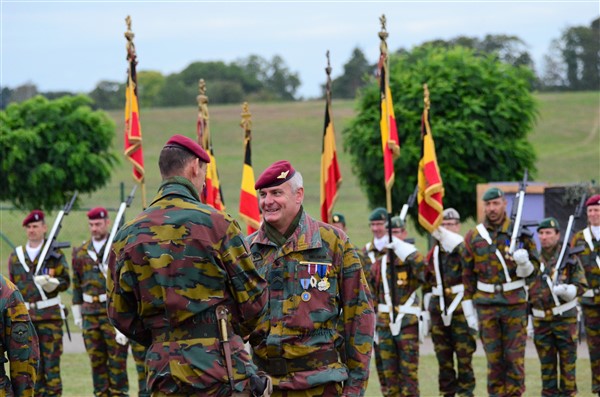 Kolonel Tom Bilo bevelhebber van Special Operations Regiment – Hola ...