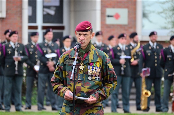 Kolonel Tom Bilo bevelhebber van Special Operations Regiment – Hola ...